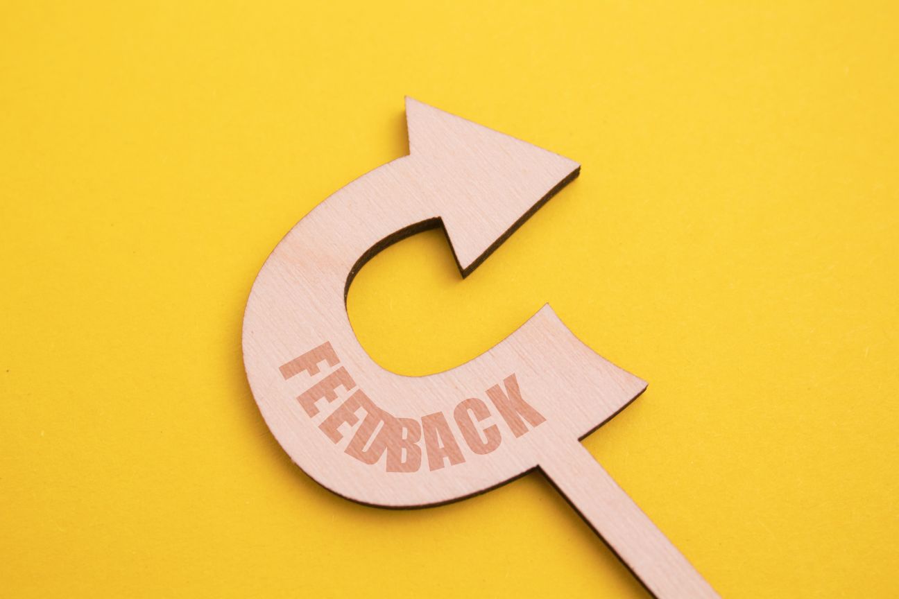 12 Negative Feedback Examples and How to Respond to Them | Growth Hackers